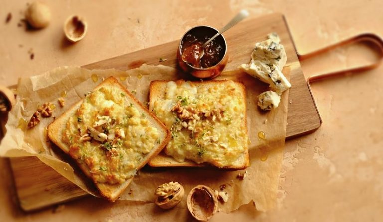 Blue Cheese Cookies with Walnuts – HOME – mydiarydiet.com